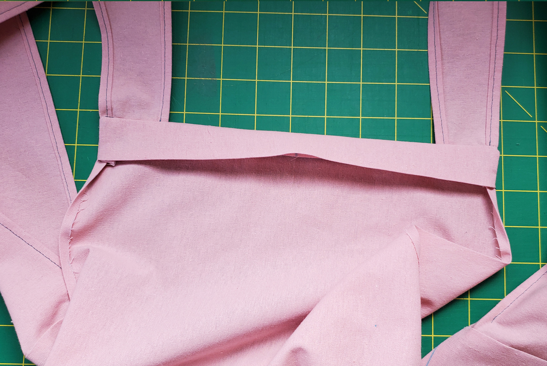 Wrap Around Apron - Fabricland West