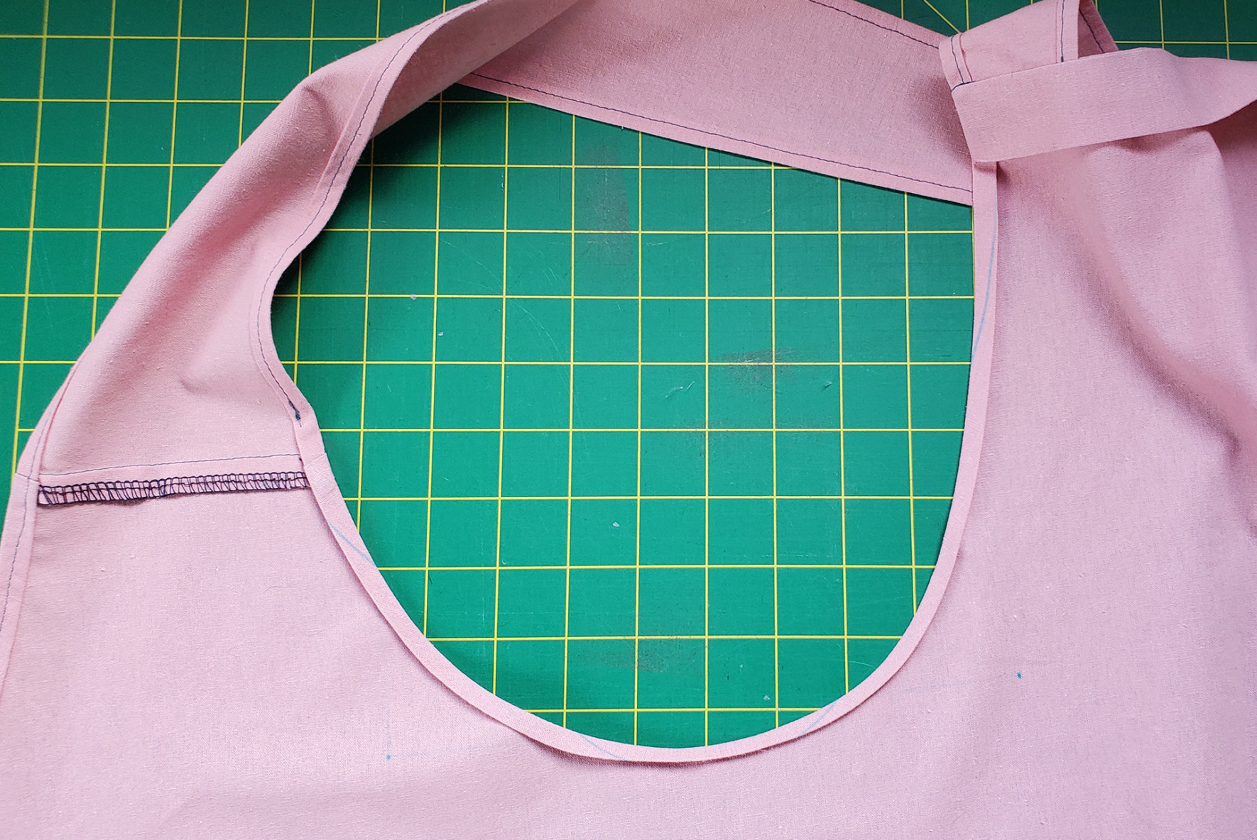 Wrap Around Apron - Fabricland West