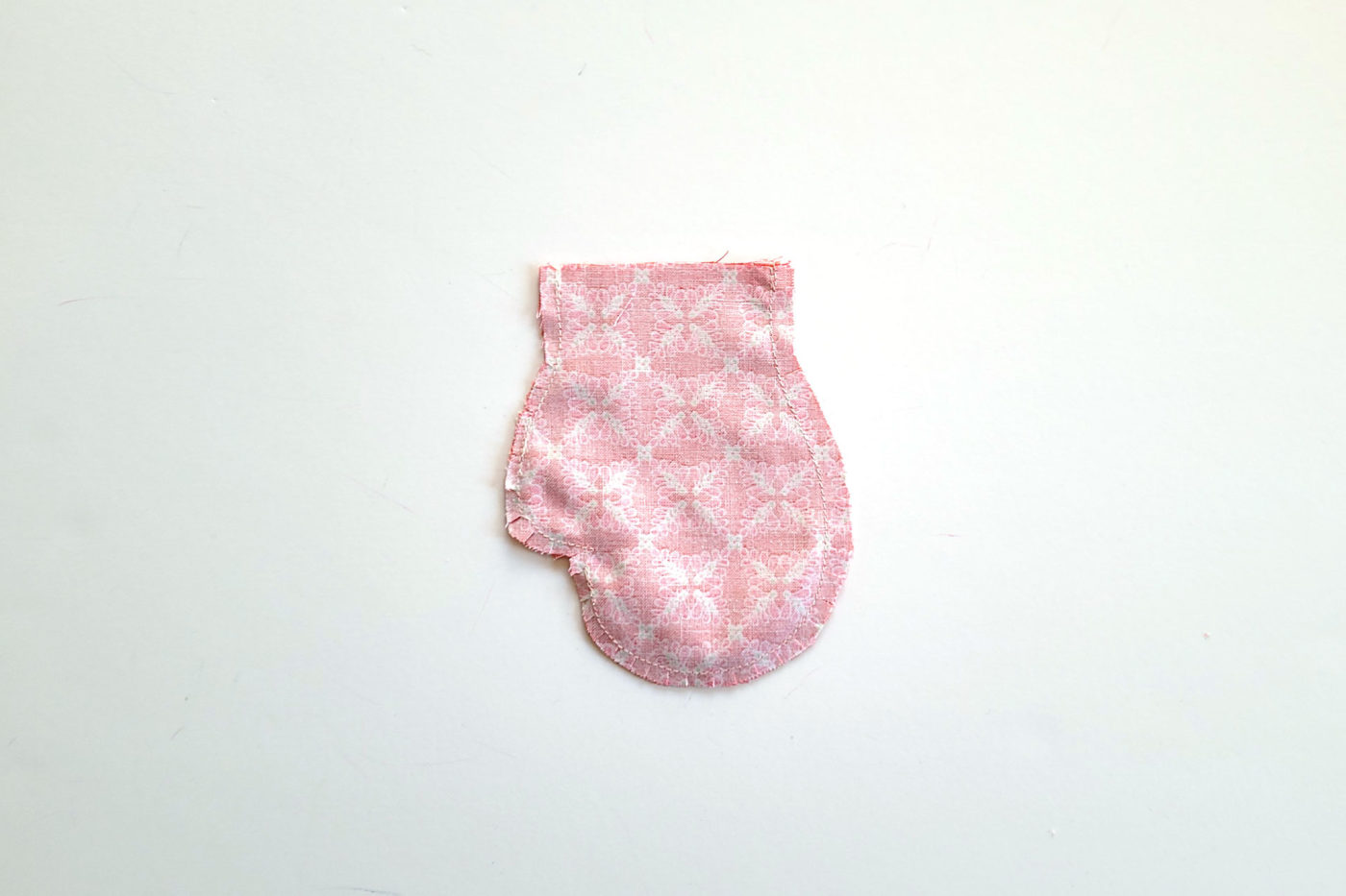 Mitten Garland - Fabricland West