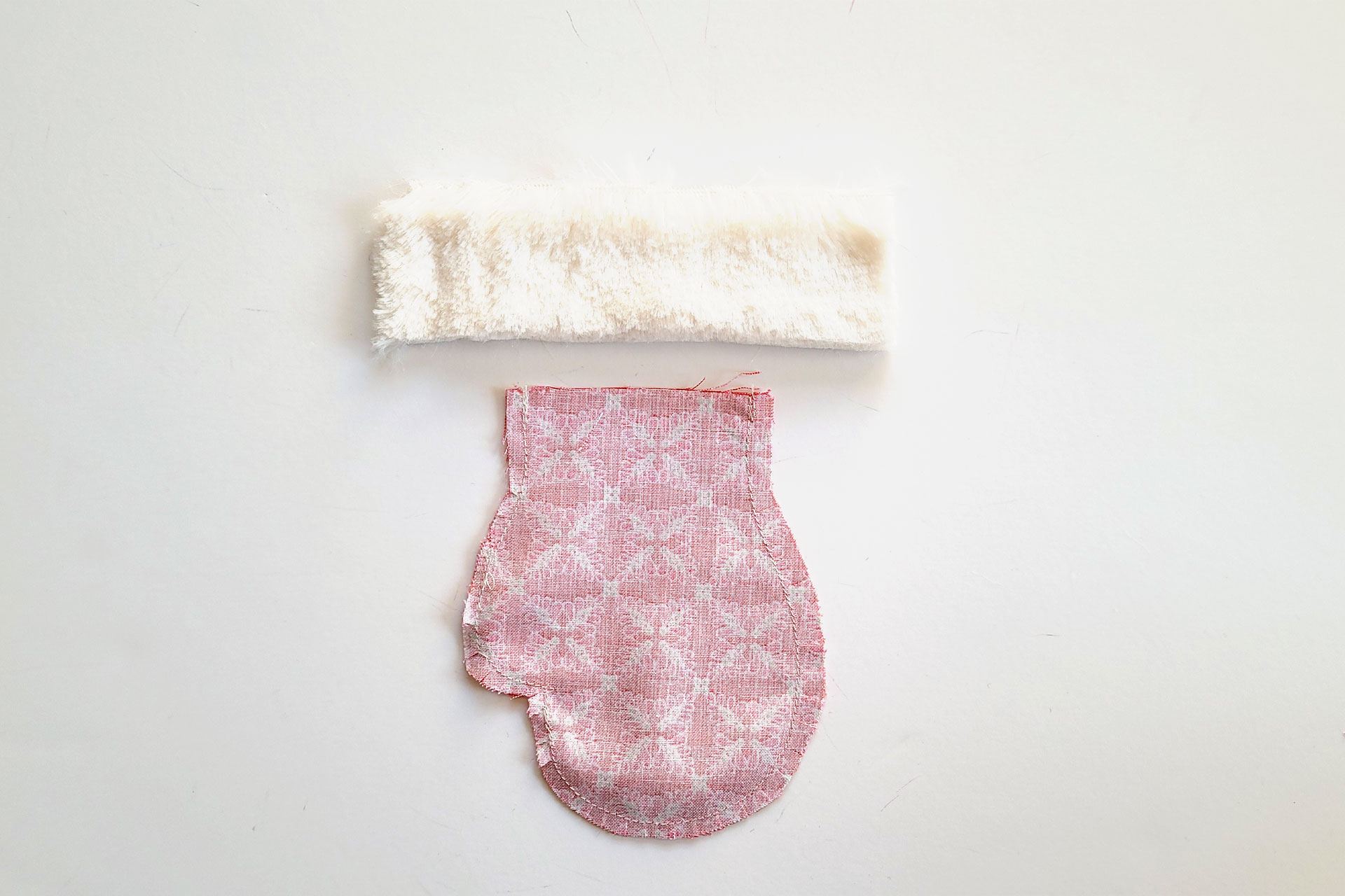 Mitten Garland - Fabricland West